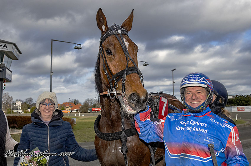 Team Jonassen med to sejre - Travet.dk